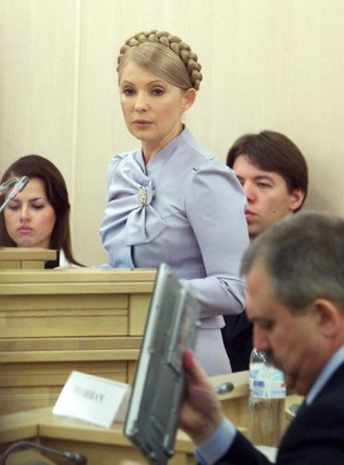 La exprimera ministra de Ucrania Julia Timoshenko, bajo arresto ...
