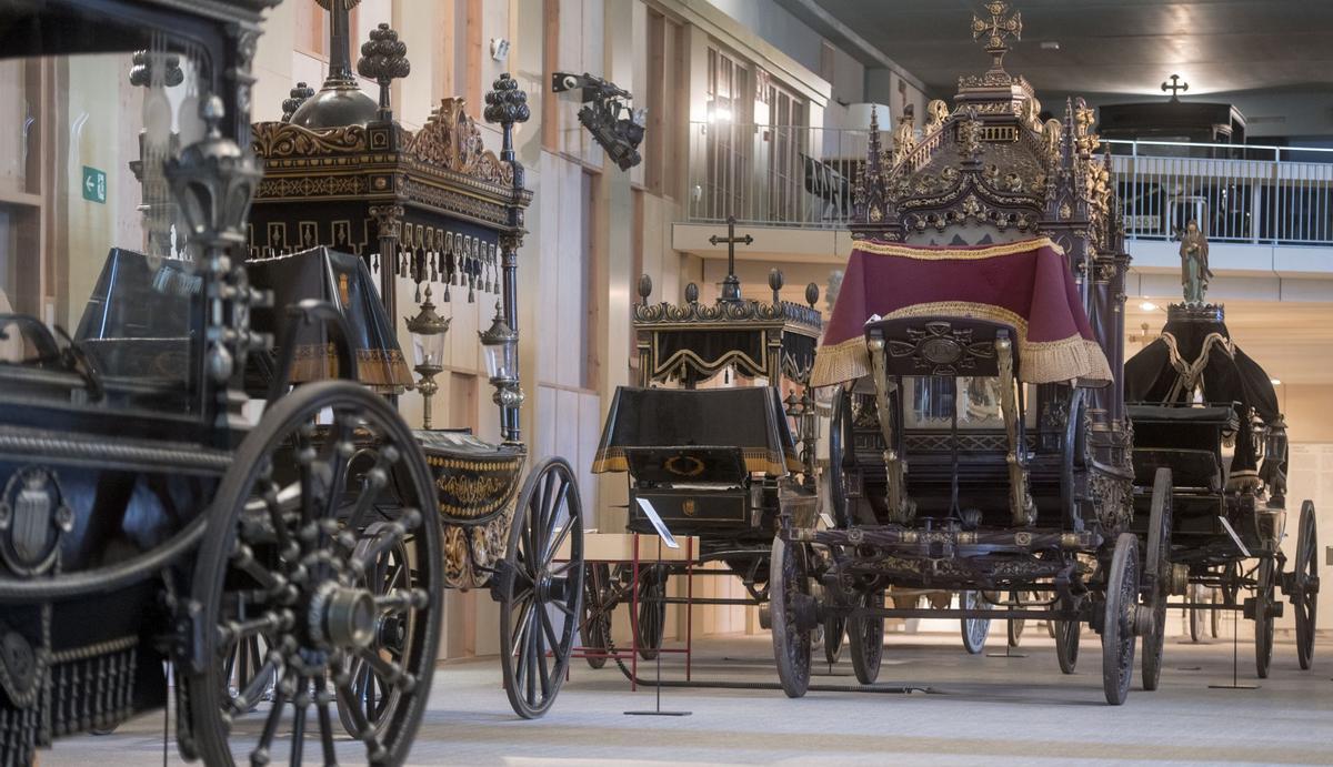 Colección de carrozas fúnebres en Barcelona I FOTOS