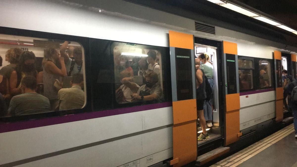 La R2 de Rodalies tardará al menos tres semanas en recuperar la normalidad