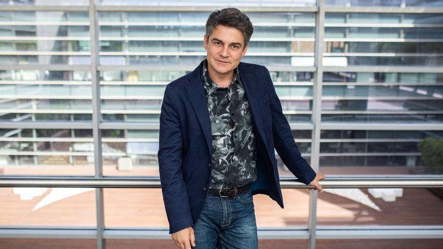 Roger Coma, actor i presentador de ‘Caigut del cel’: «‘Com si fos ahir ...