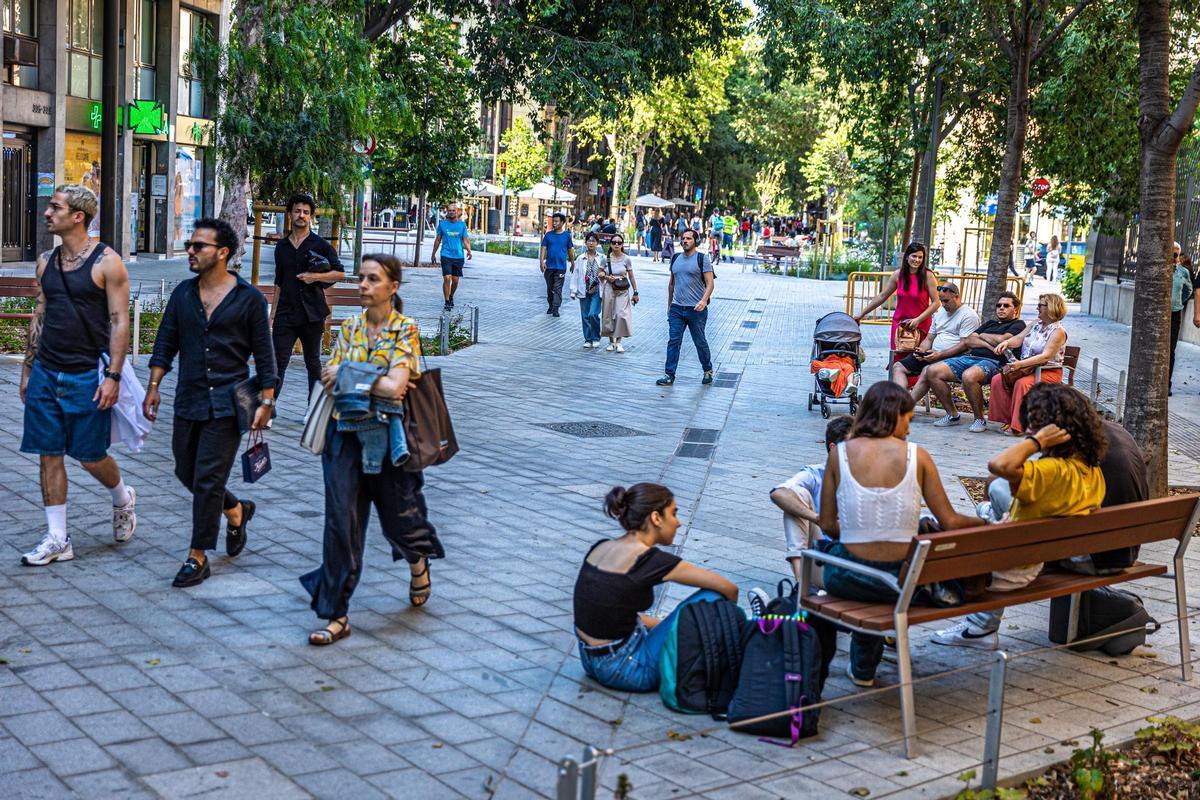 Escenas inesperadas de la Superilla del Eixample | FOTOS
