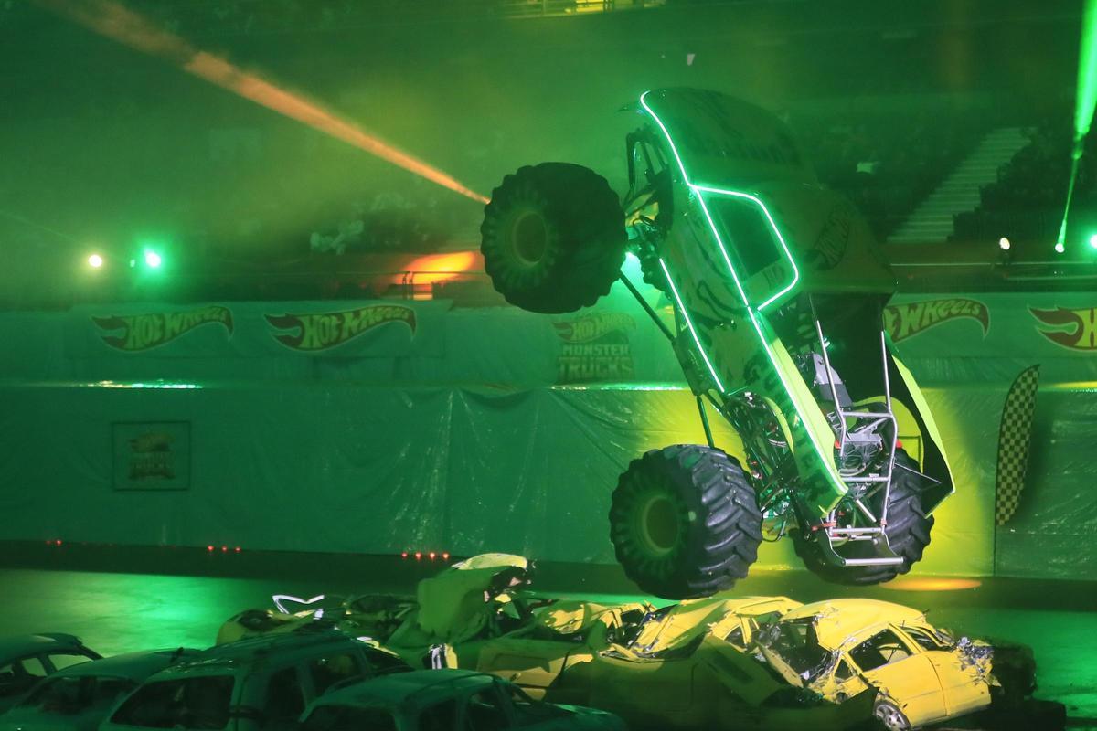 Espectáculo Hot Wheels Monster Trucks Glow Party en Madrid | FOTOS