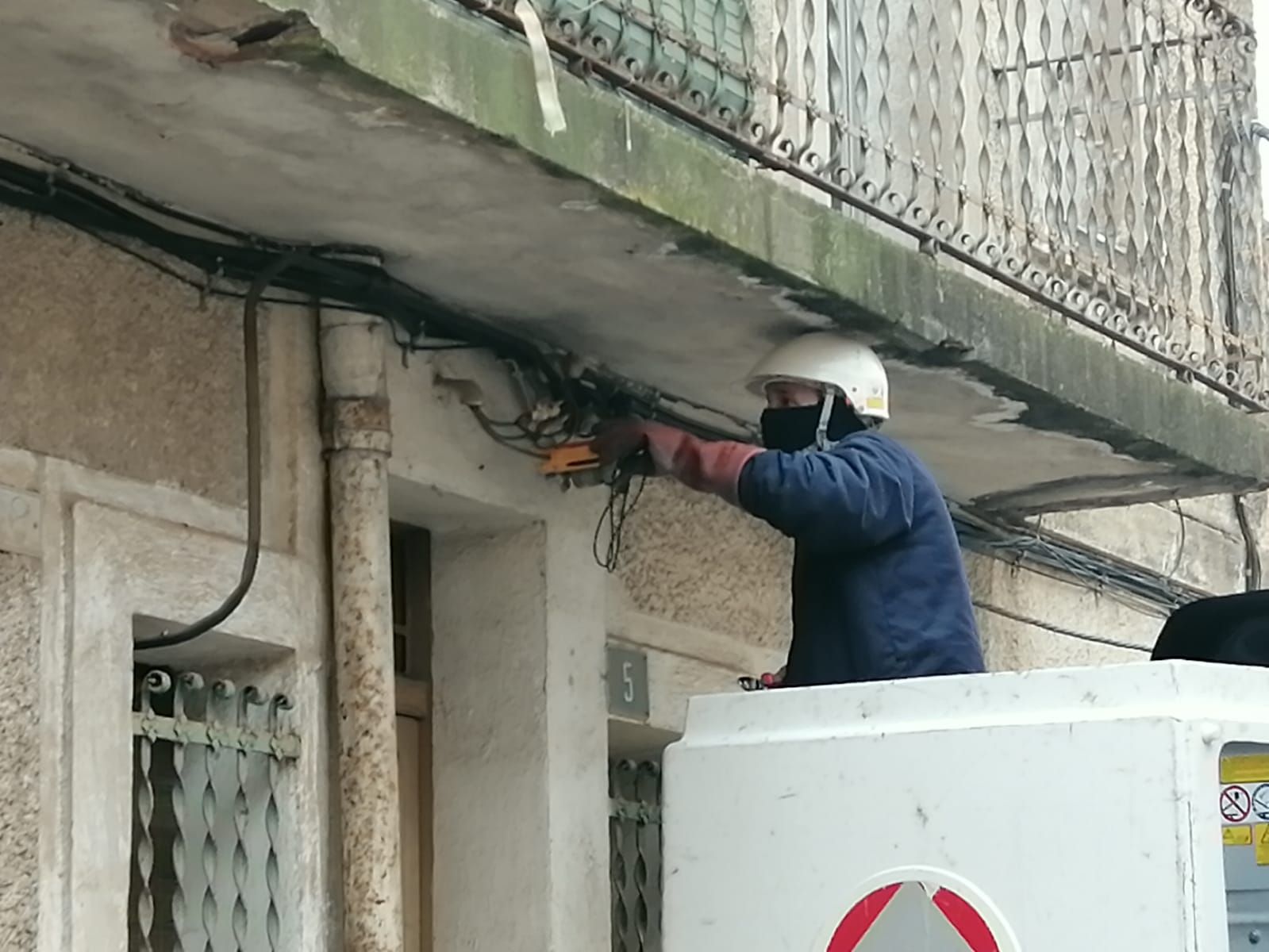 Operativo en Gavà contra 14 viviendas con enganches fraudulentos a la ...