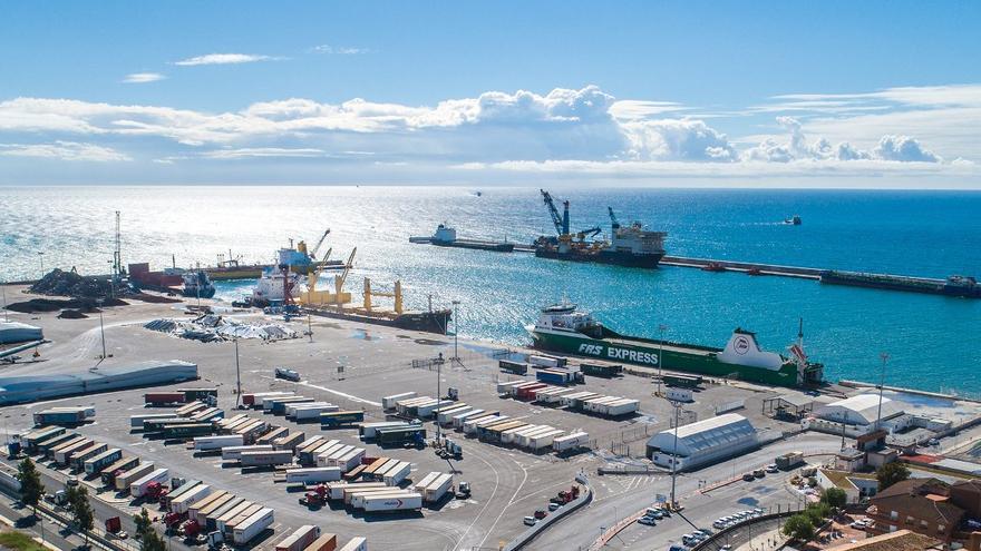 El Tráfico De Mercancías En Los Puertos Sigue En Niveles Récord