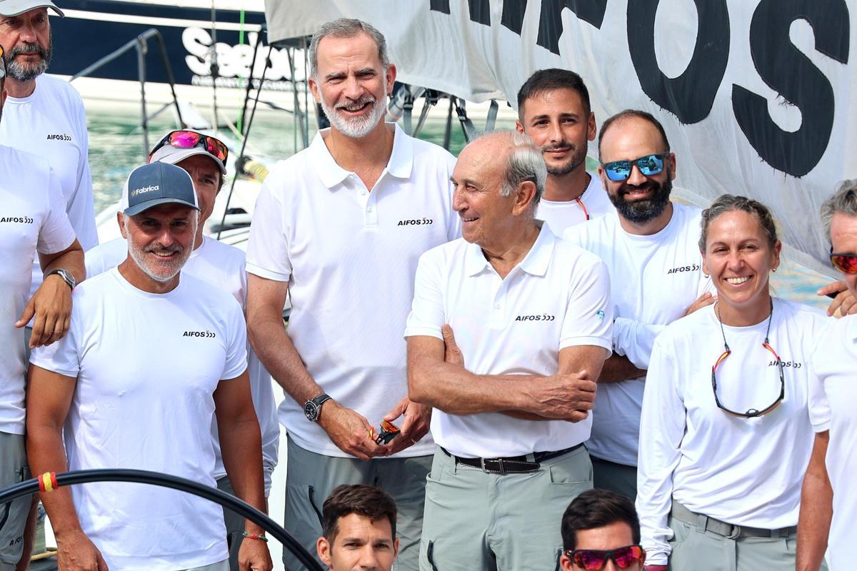 Felipe VI participa en la primera regata de la Copa de vela