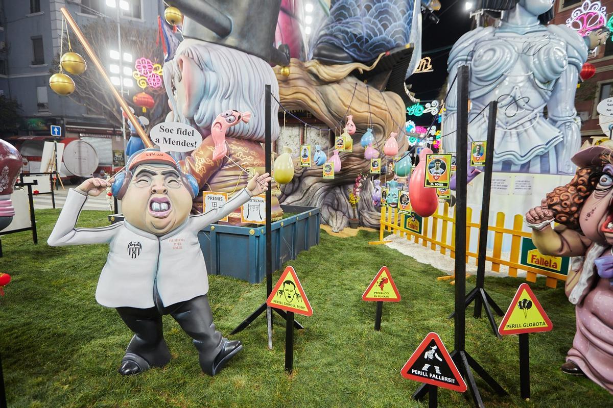 Selección de 'ninots' de la sección especial de las Fallas de Valencia ...