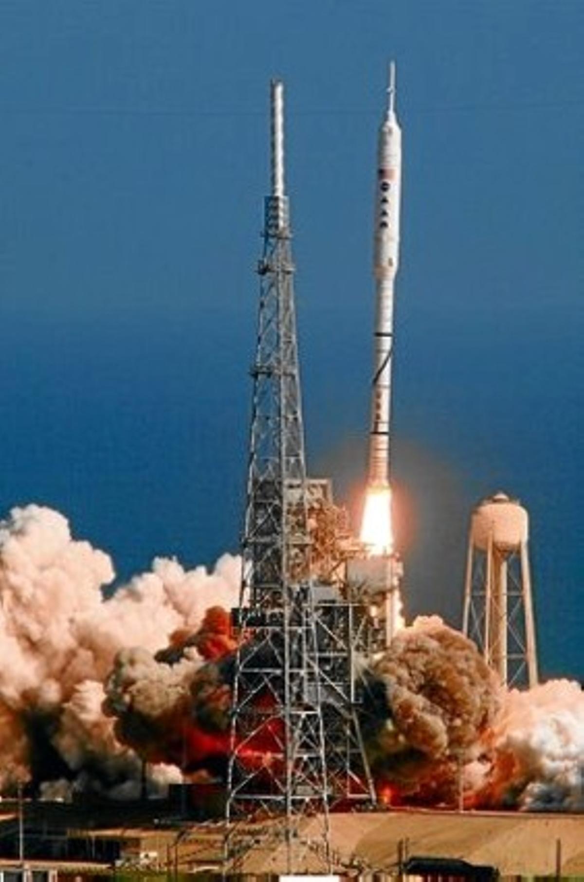 La NASA prueba con éxito su cohete para volver a la Luna