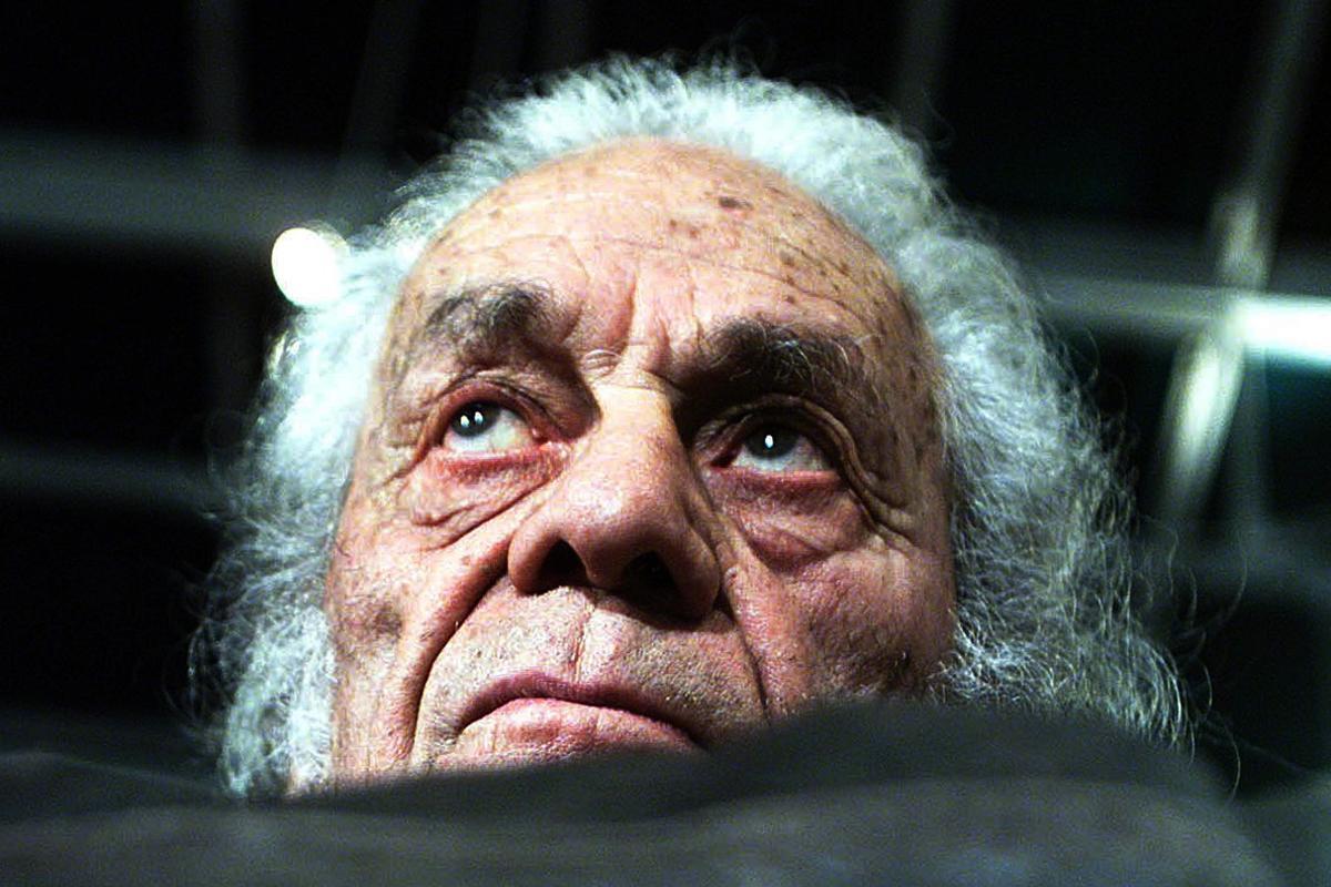 La muerte de Nicanor Parra conmociona Chile
