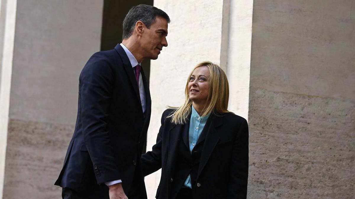 Giorgia Meloni, primera ministra de italia recibe a Pedro Sánchez