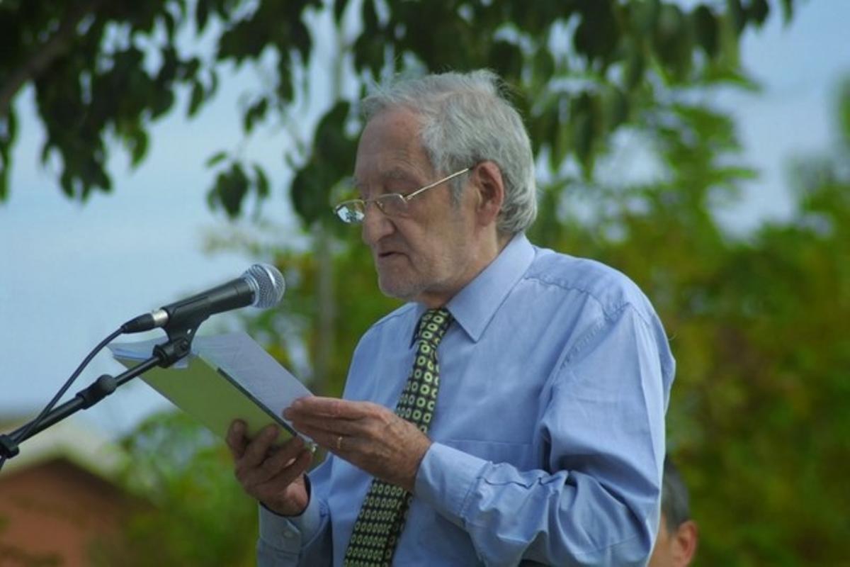 Muere Joan Vergés, el poeta musicado por Serrat, Soler y Portet