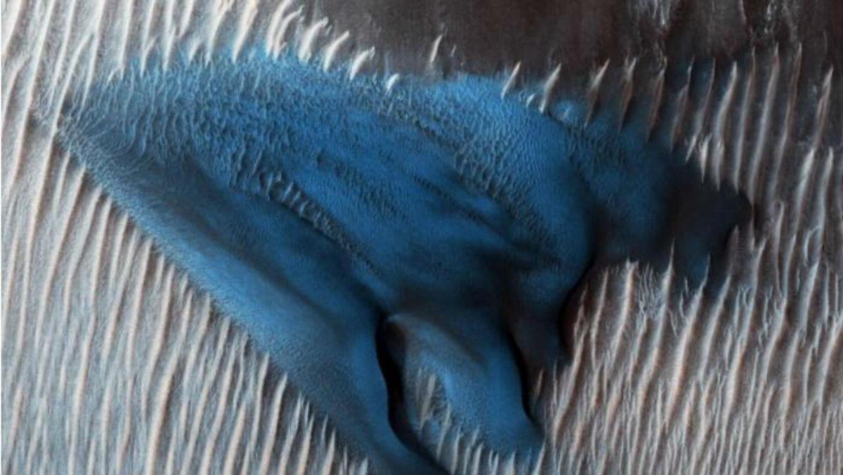 Marte: una duna azul en el planeta rojo