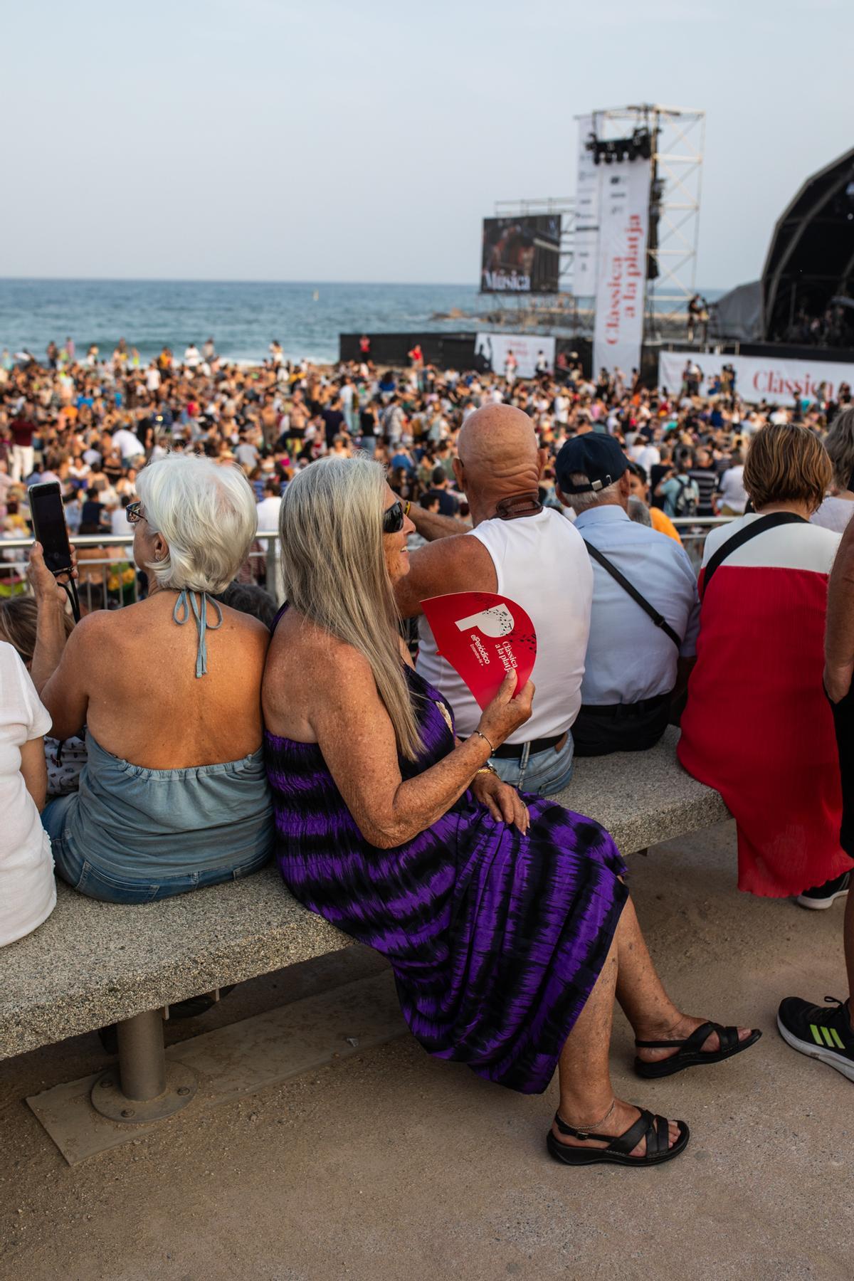 Concierto de la OBC en la playa de Bogatell | FOTOS