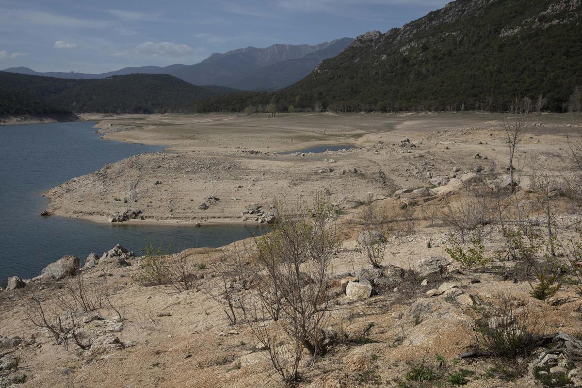 El embalse de Darnius Boadella y el río Muga bajo los efectos de la ...