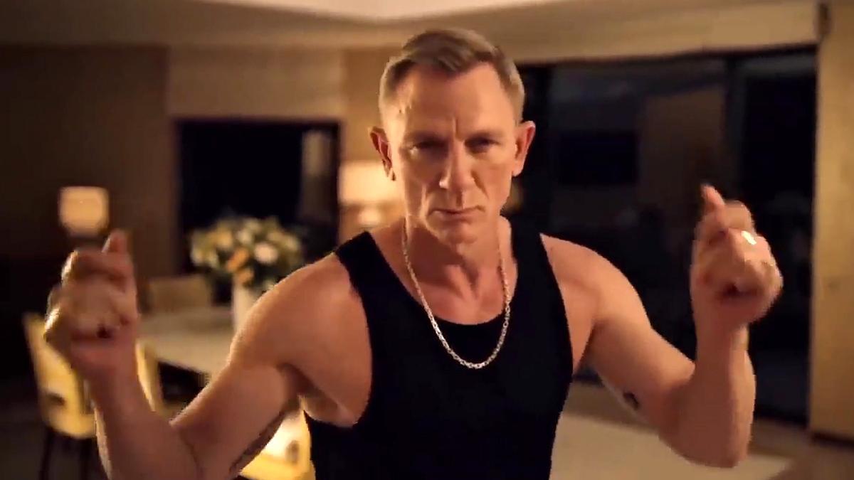 Daniel Craig saca en un espot su vena más bailonga