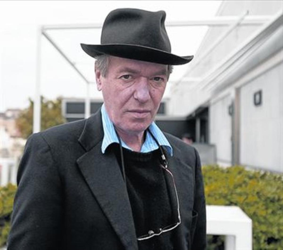 Cinco libros imprescindibles de Martin Amis