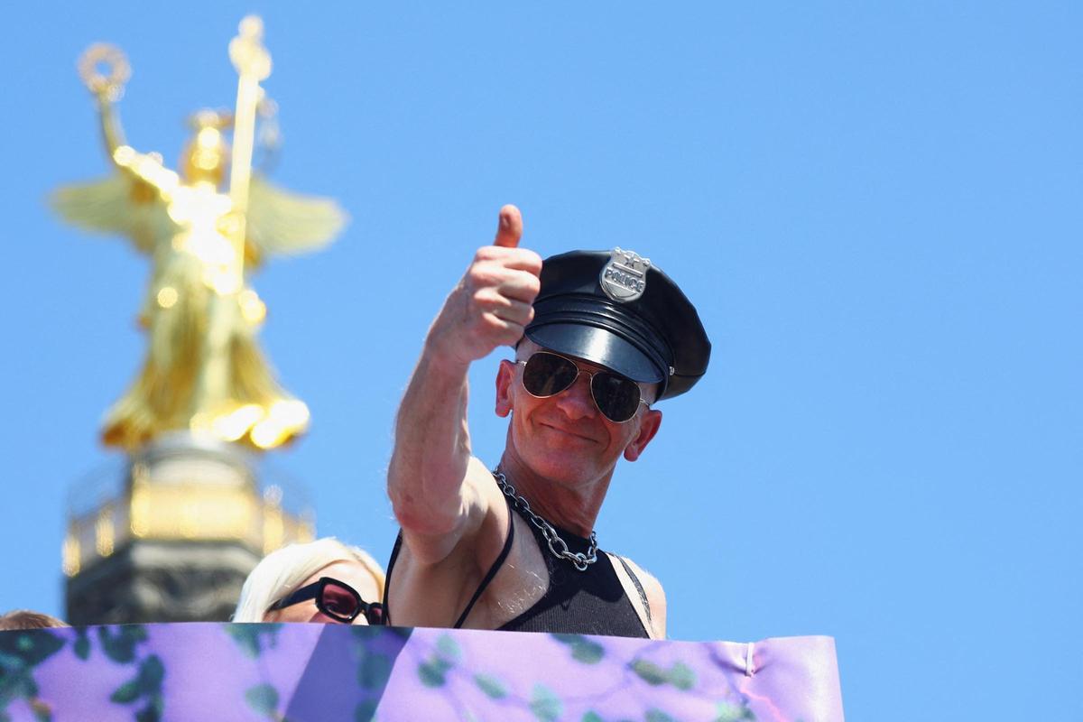 Fiesta techno 'Rave the planet' en Berlín | FOTOS