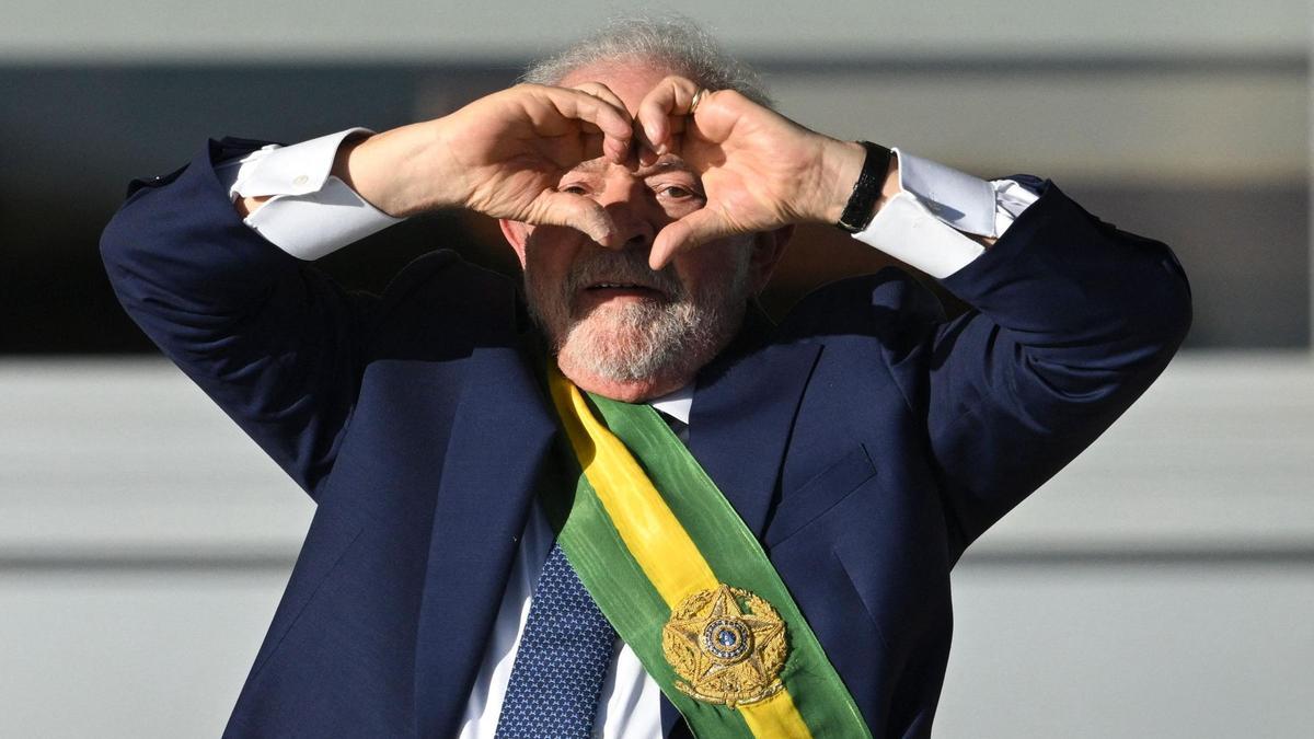 Lula llora al asumir y asegura que ha recibido un Brasil en situación ...