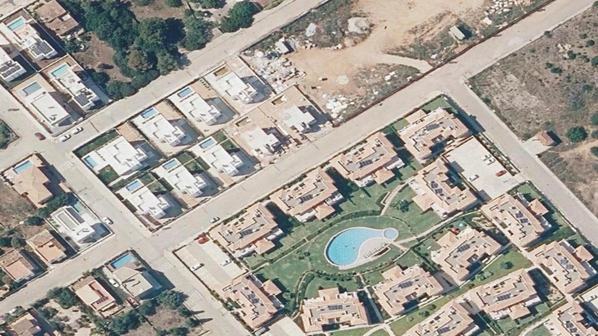 El largo verano de las piscinas vacías, por Olga Merino