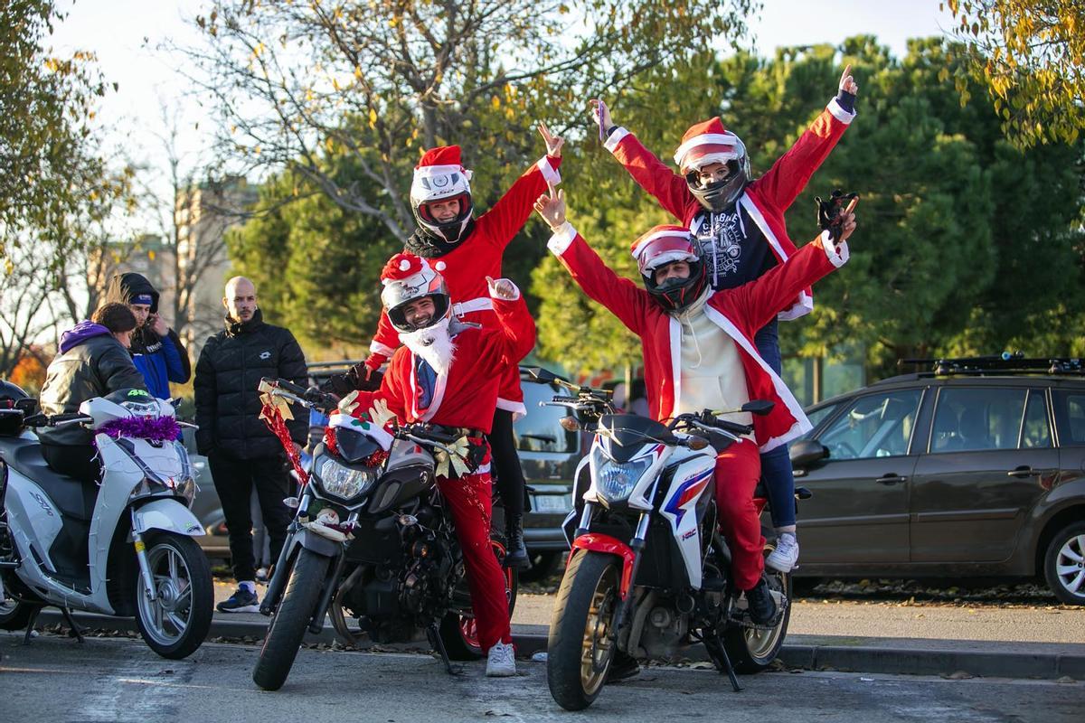 'Papanoelada' motera en Barcelona