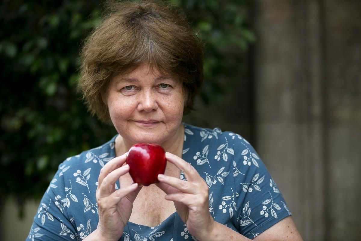 Carolyn Steel: "Una hamburguesa industrial debería costar 200 euros"