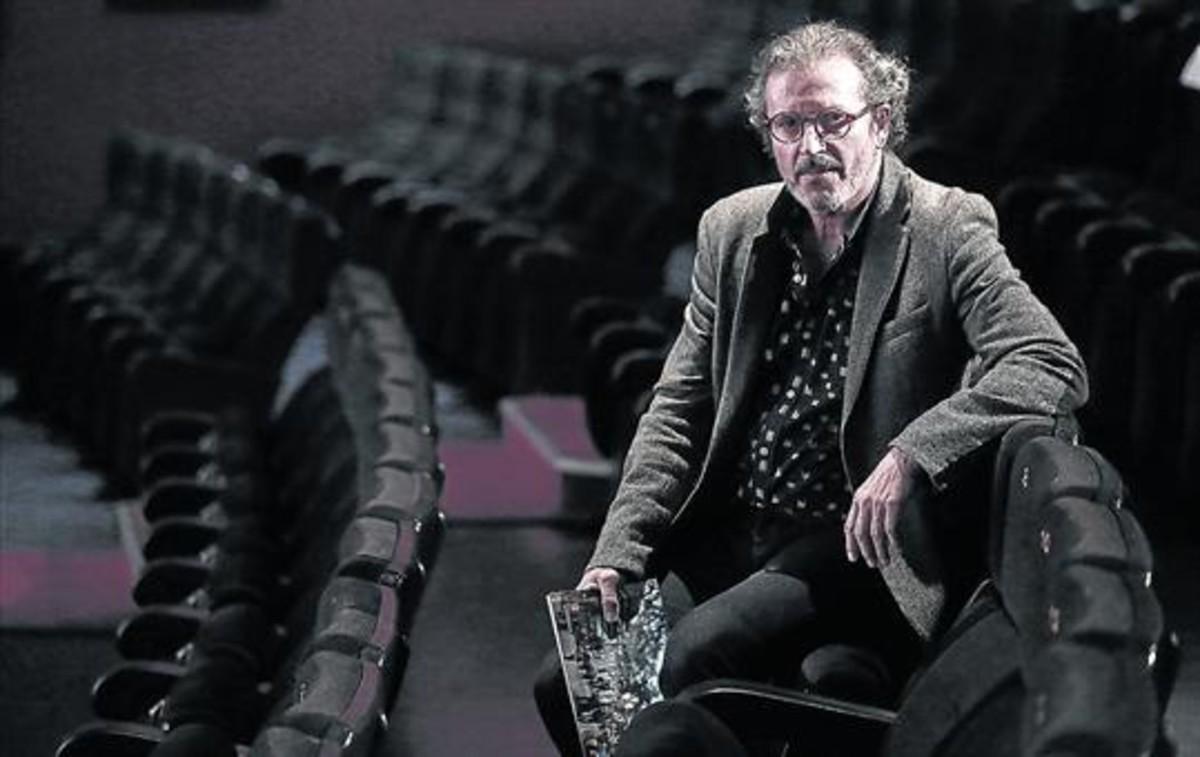 Pep Munné: «Me gusta leer los diarios en papel, ir al cine y conocer a