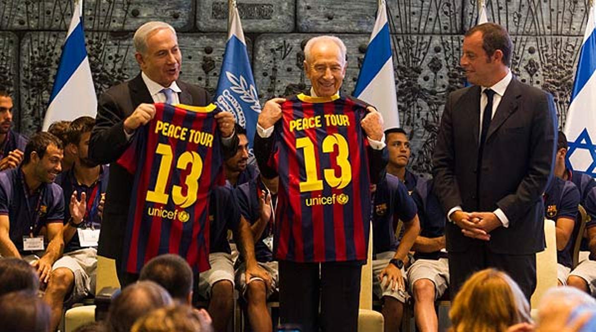 Peres agradece al Barça la visita a Israel y Palestina