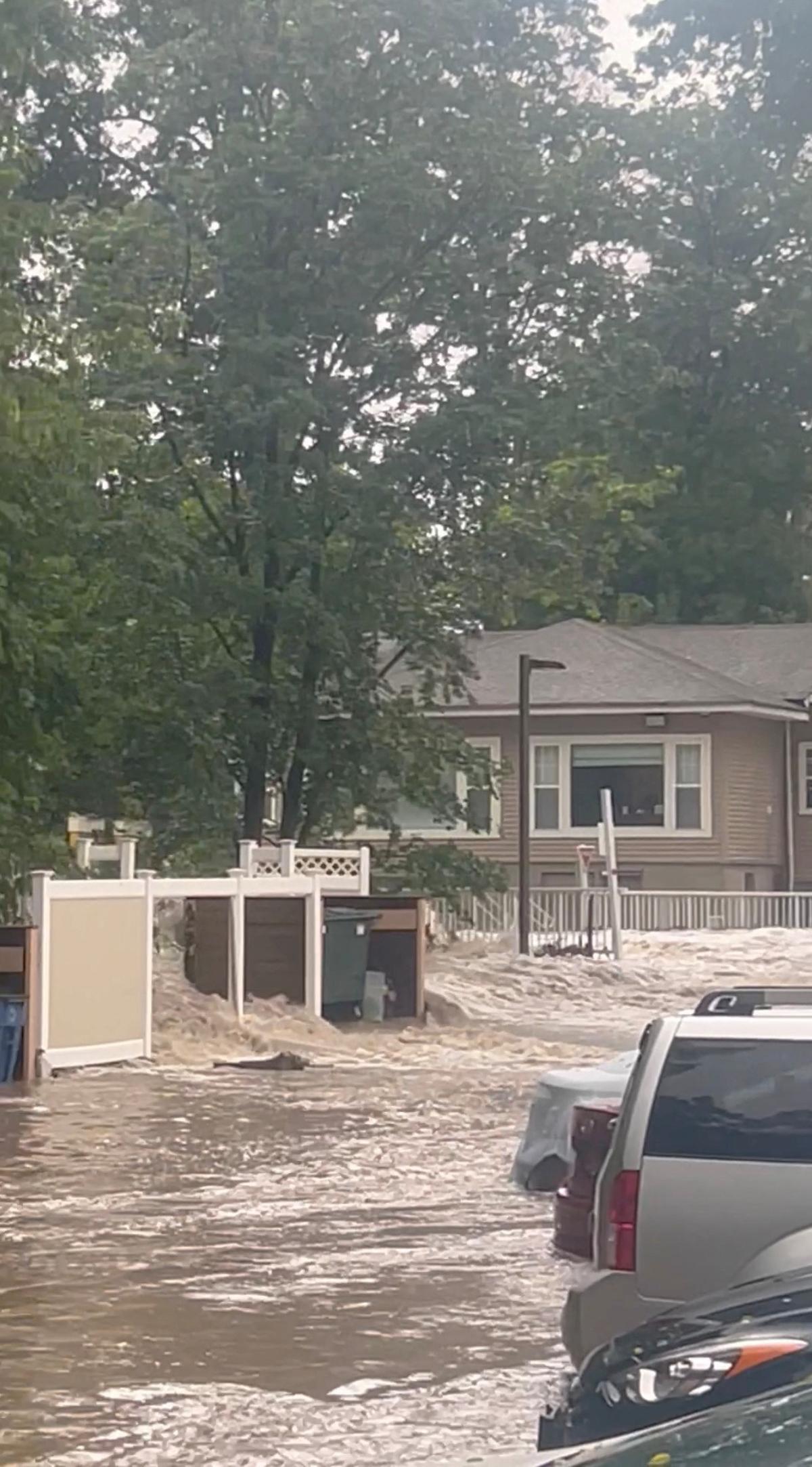 Inundaciones Repentinas Por Fuertes Lluvias En El Estado De Nueva York