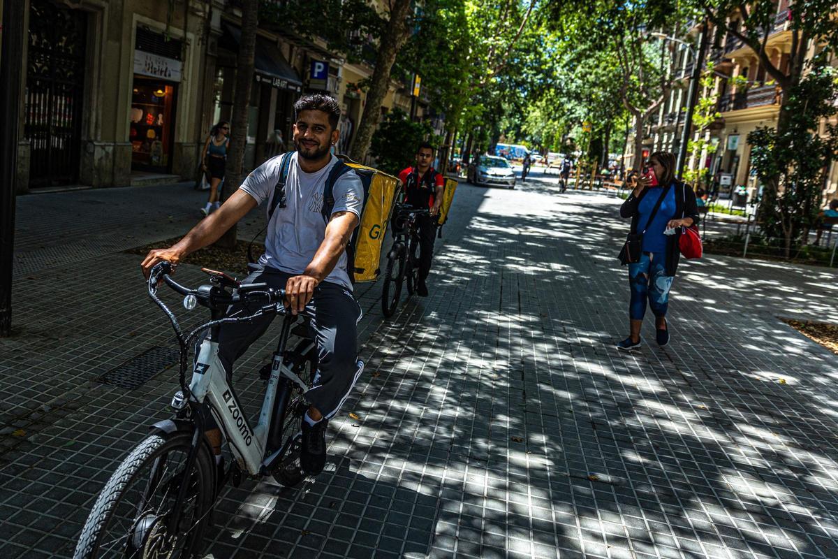 Escenas inesperadas de la Superilla del Eixample | FOTOS