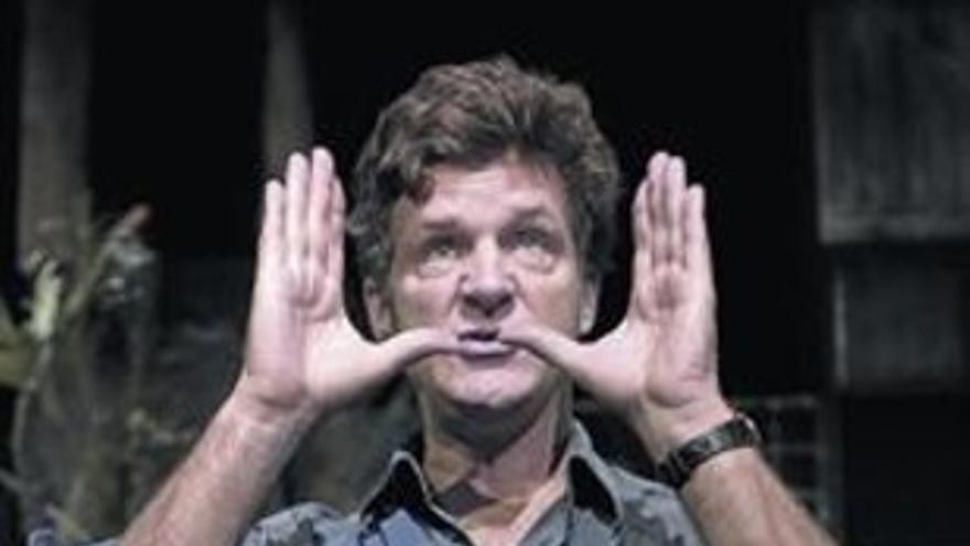 Dugald Bruce-Lockhart triunfa en el Akadèmia con 'Com us plagui'