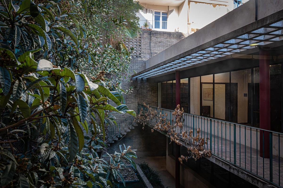 La antigua sede de Editorial Gustavo Gili acoge la exposición "Línea ...