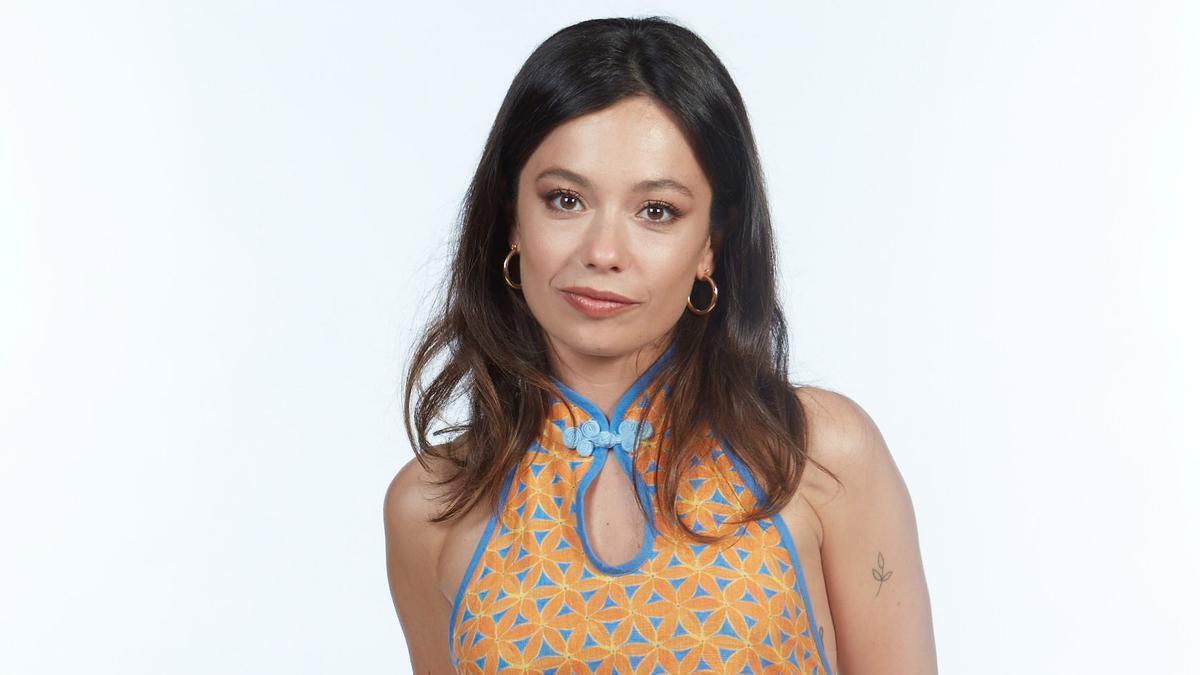 Serie Fácil | Anna Castillo, actriz en Movistar Plus+: "Estudié ...