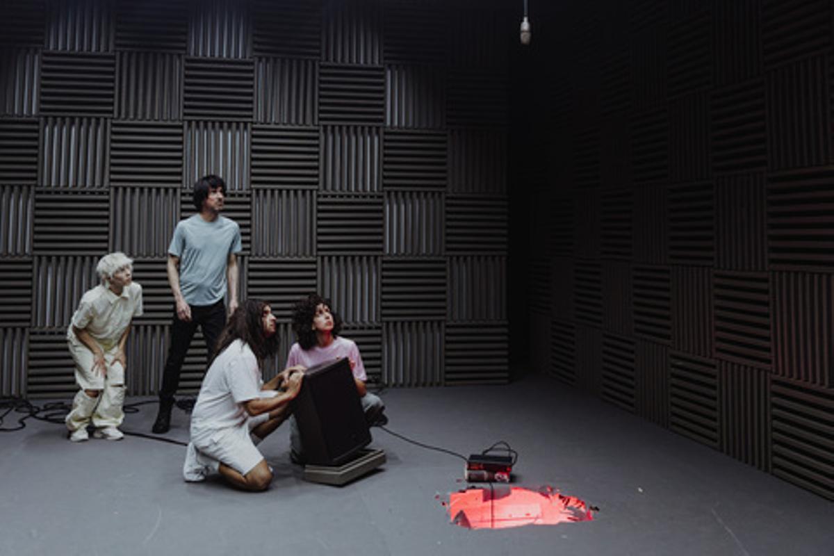 Atresbandes experimenta con el teatro visual y el sonido en 'Desert'
