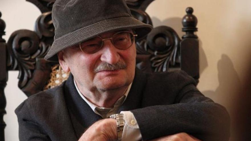 Muere el dramaturgo polaco Slawomir Mrozek