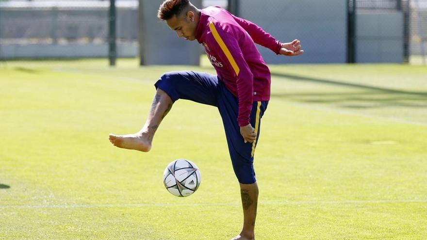 Neymar perfecciona el free style