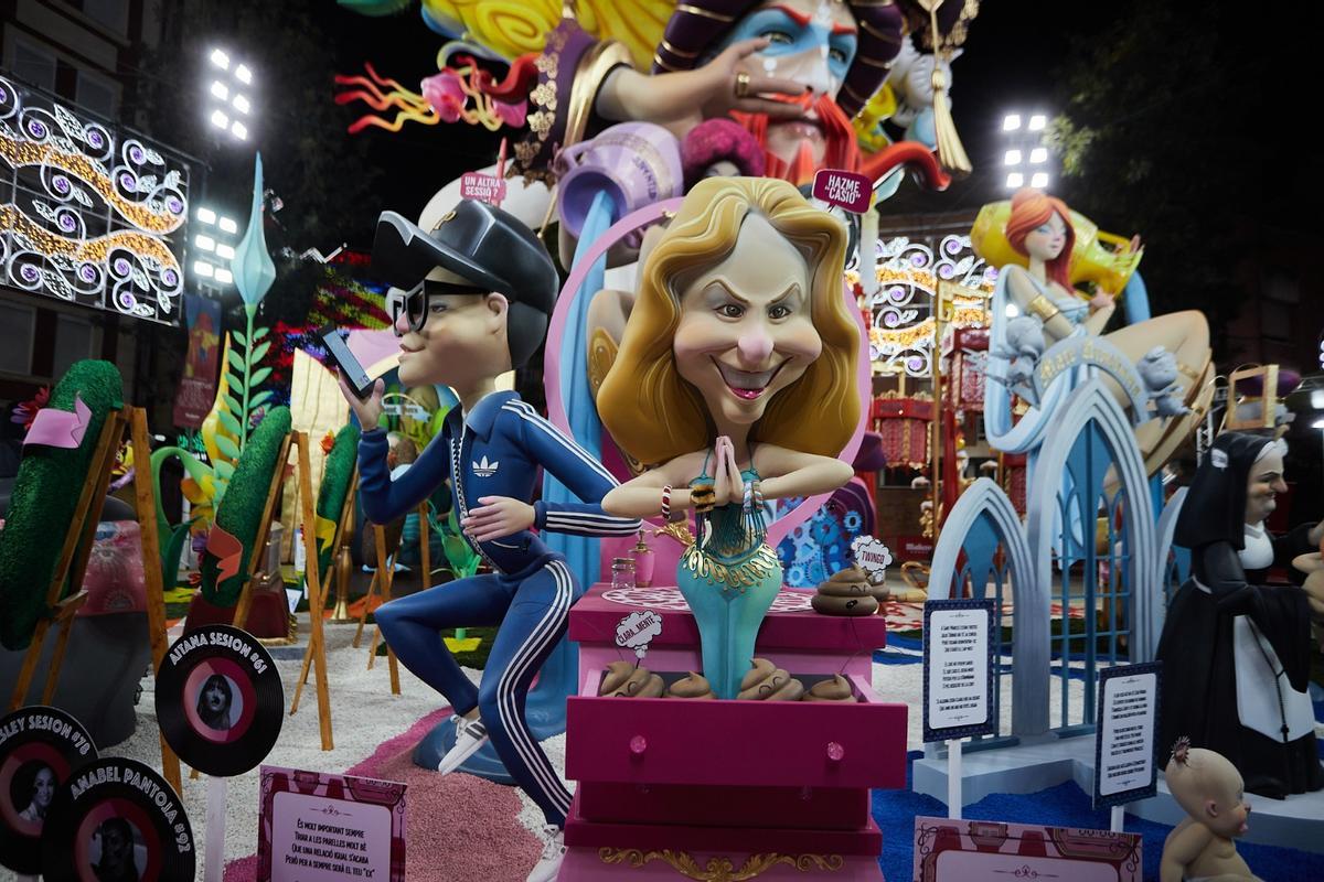 Selección de 'ninots' de la sección especial de las Fallas de Valencia ...