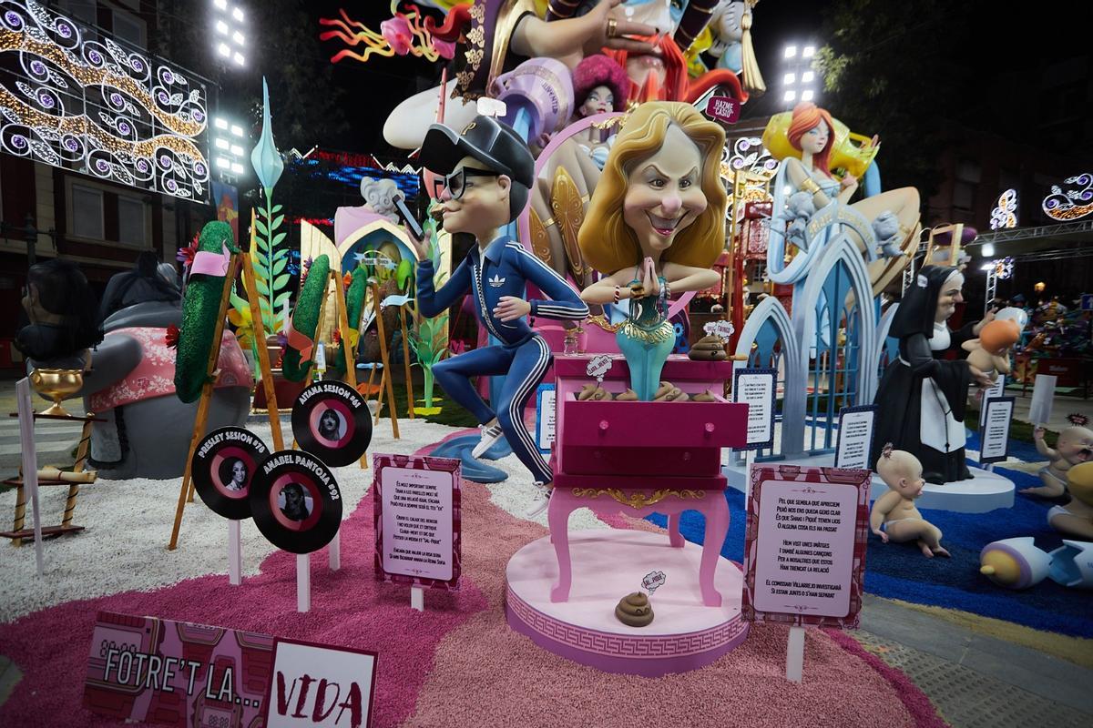 Selección de 'ninots' de la sección especial de las Fallas de Valencia ...
