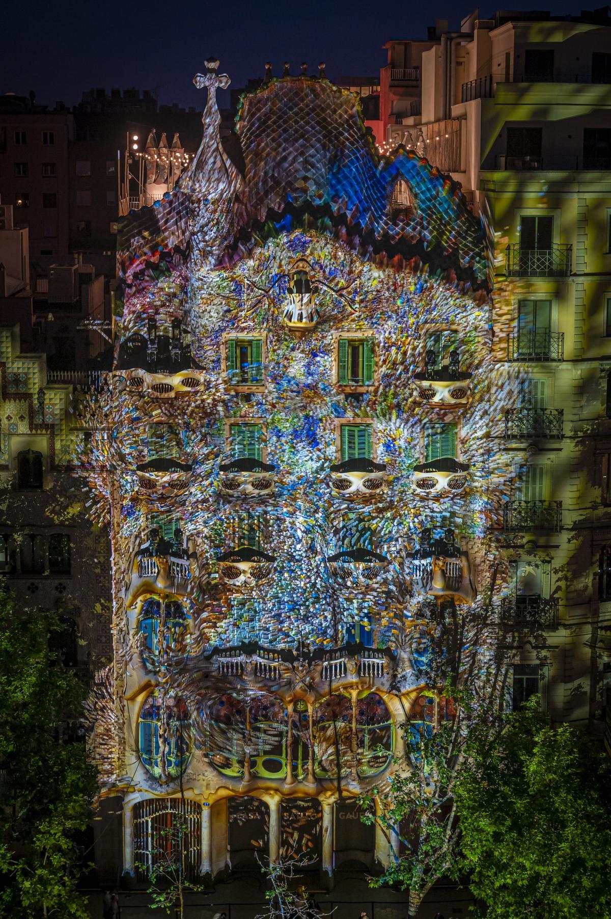 El espectacular ‘mapping’ sobre la Casa Batlló | FOTOS