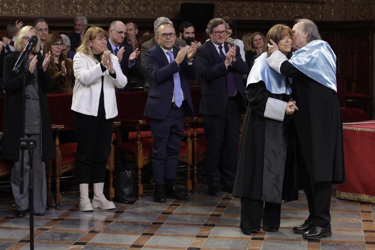 Joan Manuel Serrat y Maria del Mar Bonet, investidos doctores honoris ...