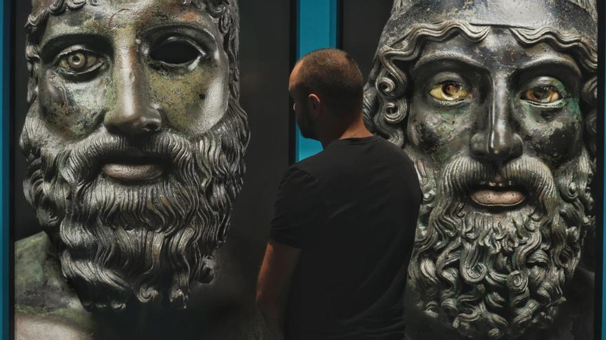 El enigma de los Bronces de Riace recala en el Museu d'Arqueologia