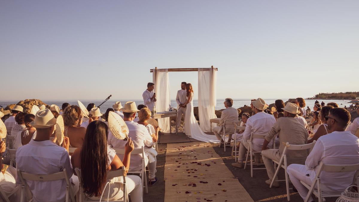 VESTIDO BODA VERANO 2023 | El mejor 'look' para asistir de invitado a ...