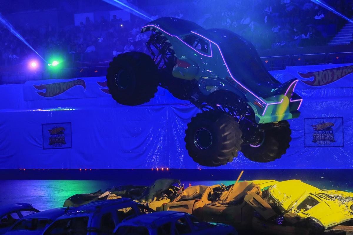 Espectáculo Hot Wheels Monster Trucks Glow Party en Madrid | FOTOS