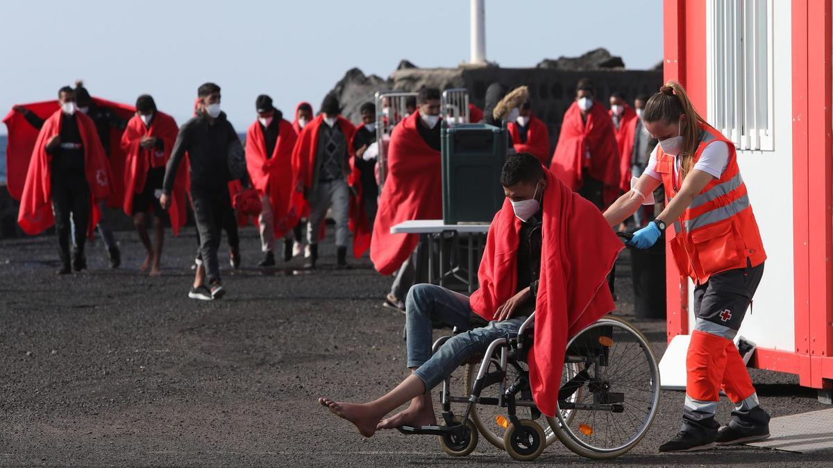 Más de 80 inmigrantes rescatados cuando trataban de llegar en pateras a ...