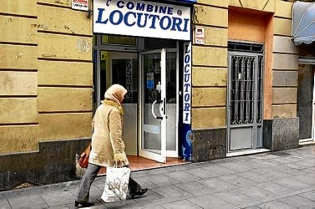 La cifra de locutorios en Sants ya triplica la de Ciutat Vella