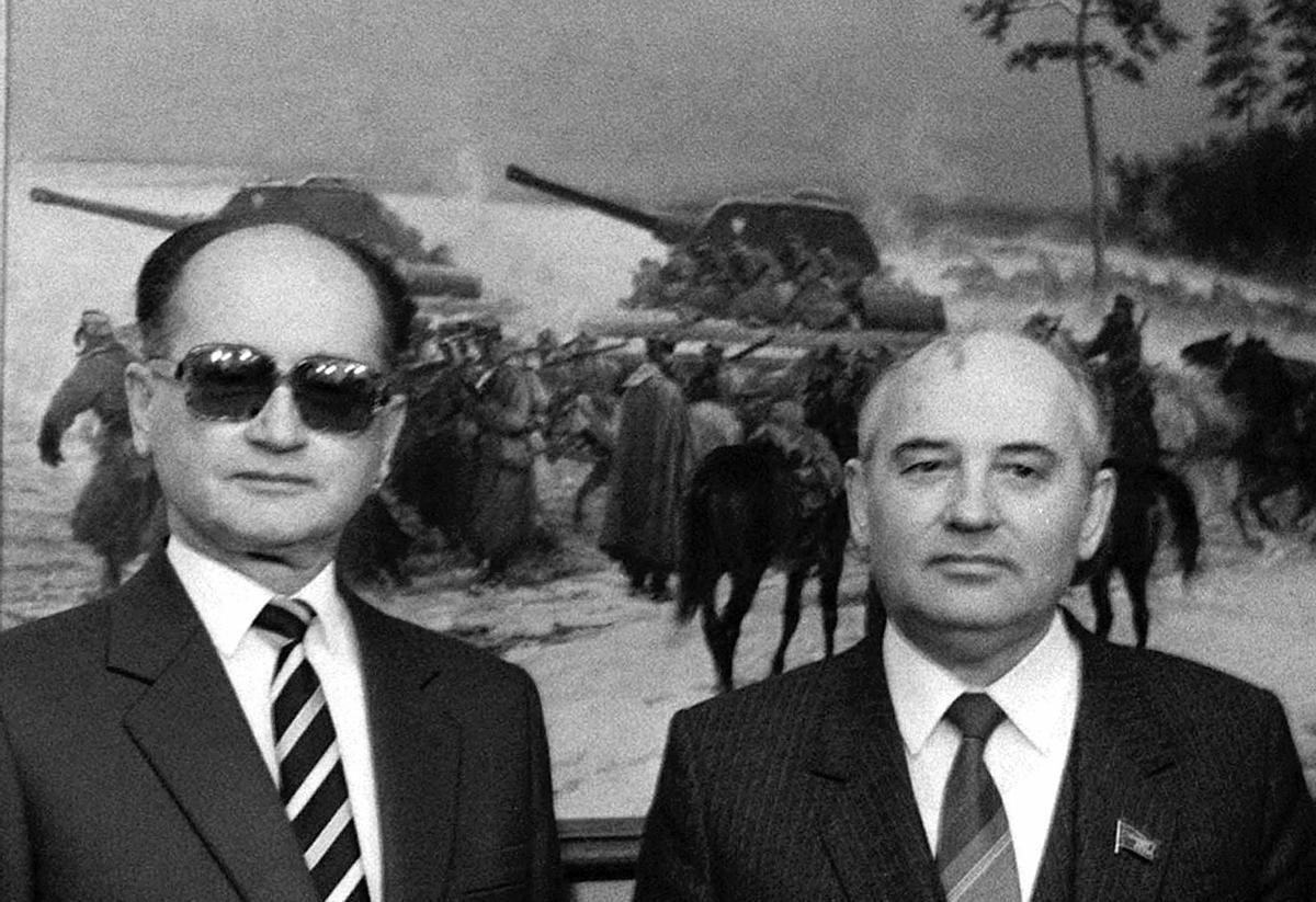 Gorbachov, Historia en imágenes