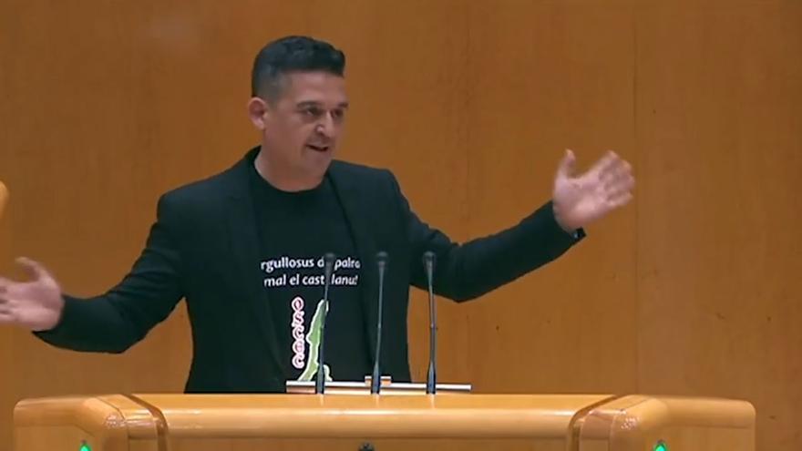 Mulet 'invierte' un minuto en el Senado en decir solo "Catalunya"