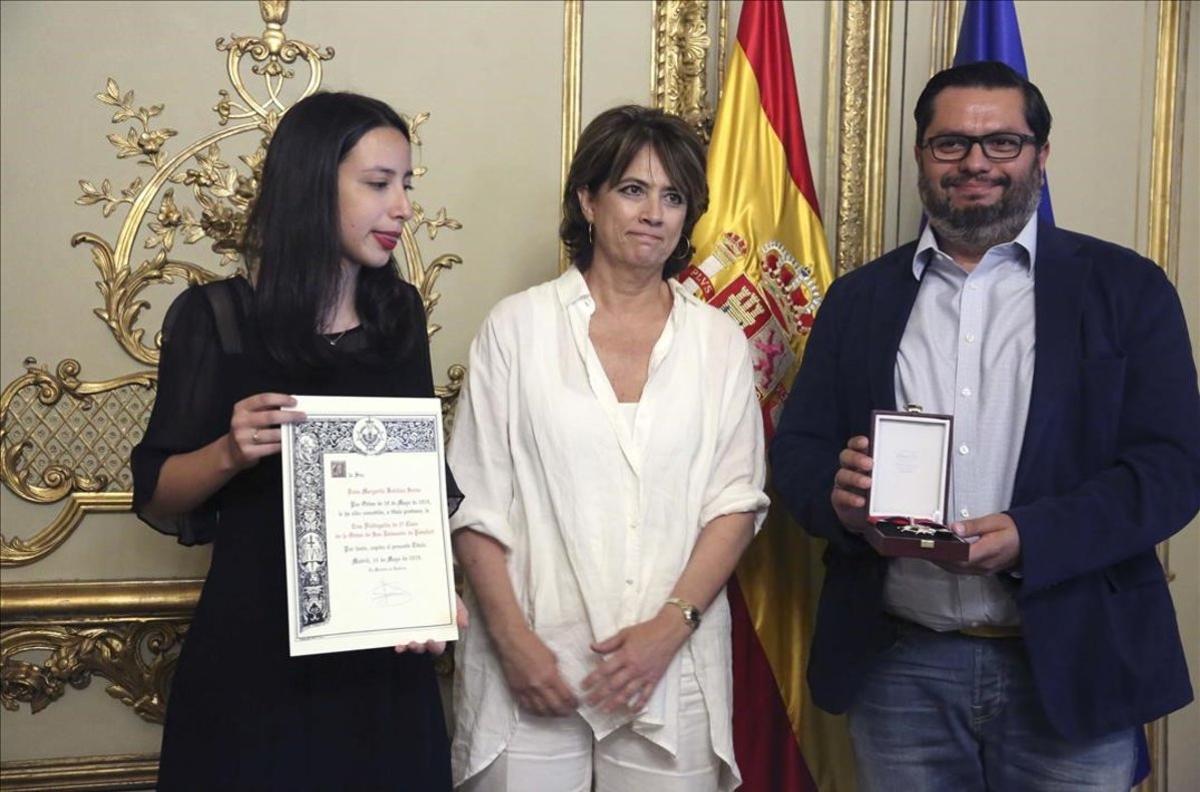 Delgado concede la Cruz San Raimundo de Peñafort a Margarita Batallas