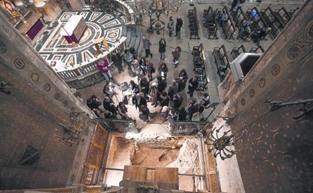 Descubierta una cripta funeraria del siglo VI en Sant Just i Pastor