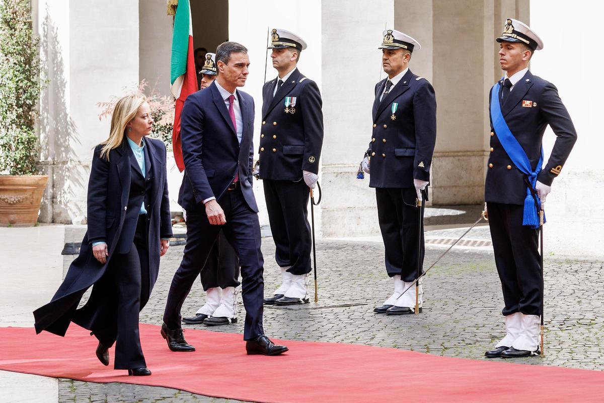 Giorgia Meloni, primera ministra de italia recibe a Pedro Sánchez