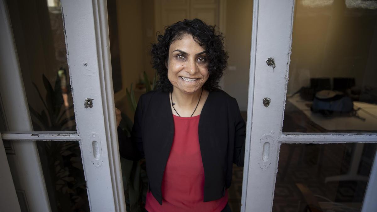 Nadia Ghulam, escritora y activista afgana: "Ahora la moda es Ucrania ...