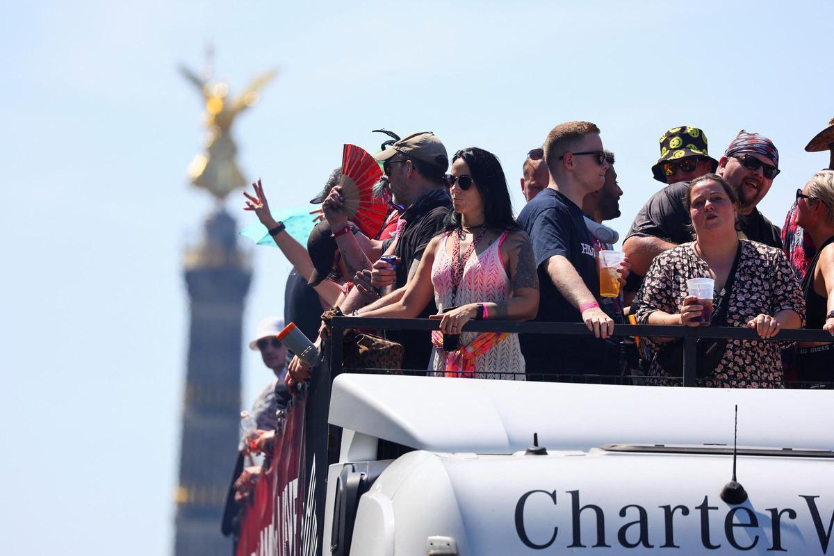 Fiesta techno 'Rave the planet' en Berlín | FOTOS